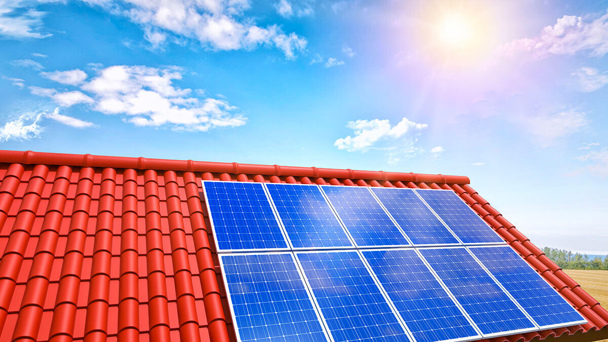 Panneau solaire polycristallin : définition, avantages, prix | Hellio